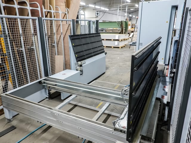 Used HOMAG | BHX 200/D-Vertical CNC Machine Centres
