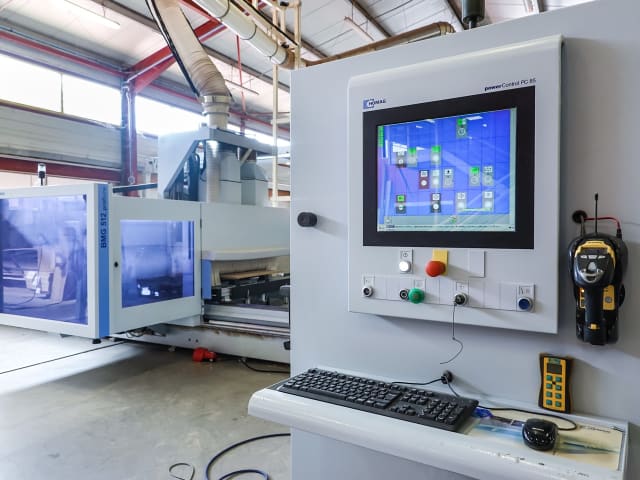 Centro De Usinagem Com 5 Eixos HOMAG | BMG 512 usada