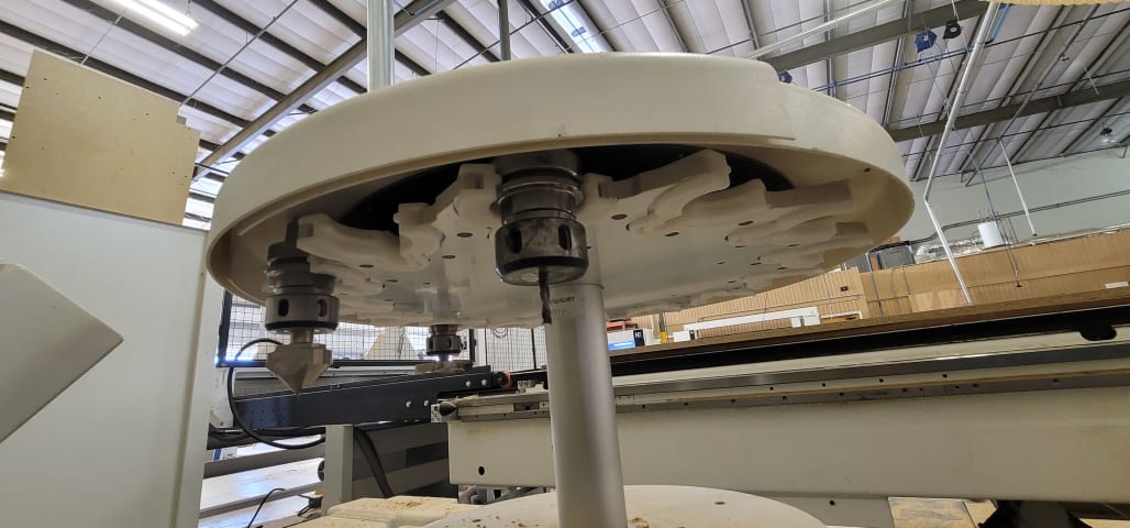 Used HOMAG | CENTATEQ N500 512 V12-CNC Machine Center with NESTING Table