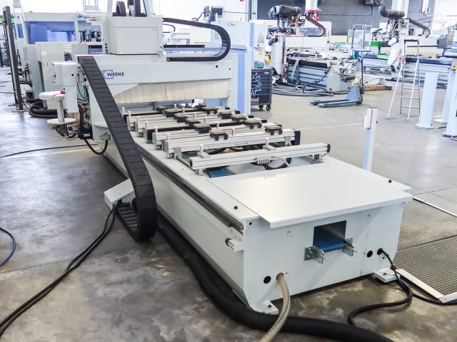 Used WEEKE | VENTURE 108-CNC Machine Centers With Pod And Rail